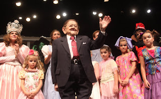 PEOPLE LIKE US: KARL SLOVER - Back on Stage