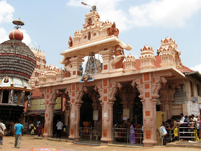 Travel magic: In passing....