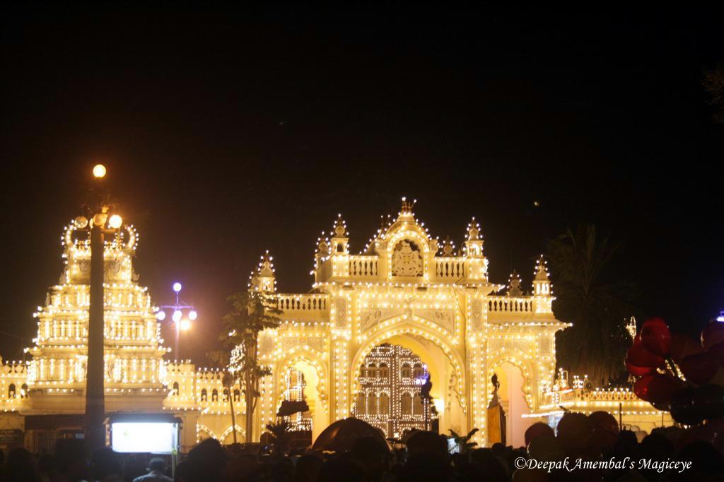 Travel magic: Mysore Ahoy for Dasara 2010!