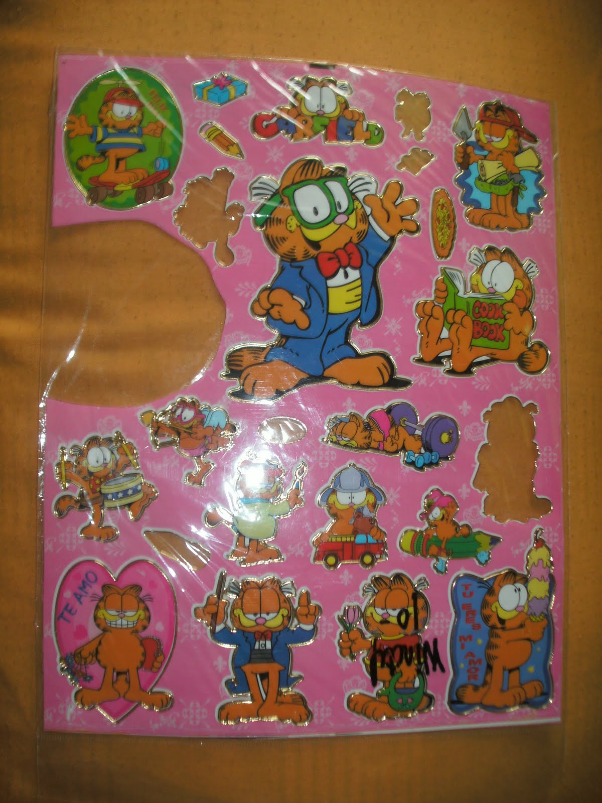 A Thousand Words in a Picture: Garfield Stickers