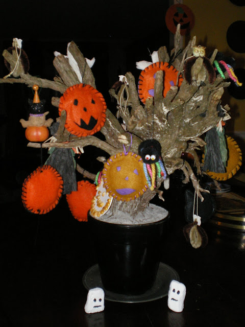 Fursdon House: Gnarly Halloween Tree! BOO!!