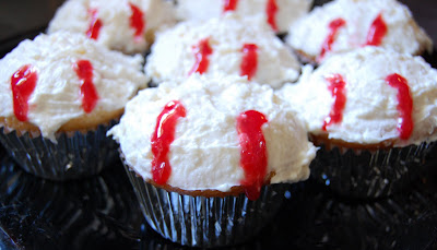 Cassie Craves: Halloween Week: Vampire Cupcakes
