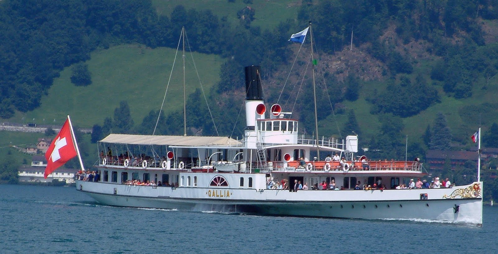 Paddle Steamer Gallia sailing between Vitznau and Beckenreid in 2008
