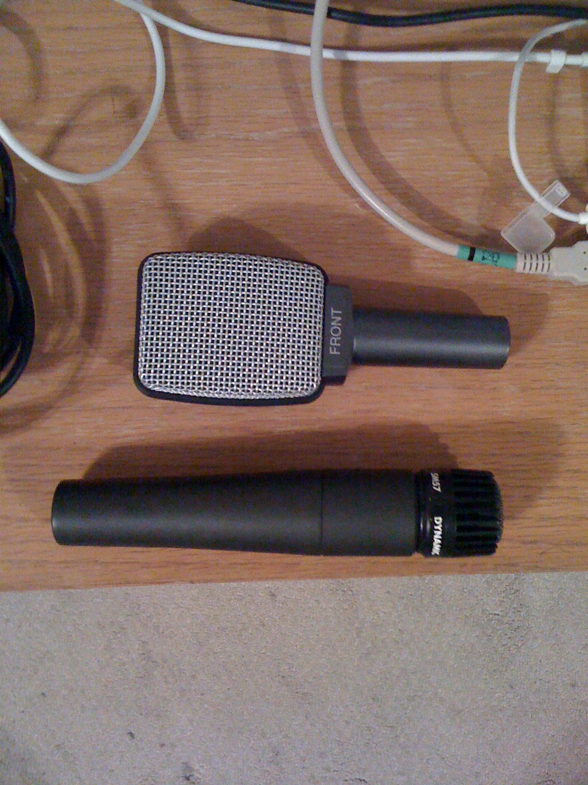 SPACE JUNK: SM57 vs e609