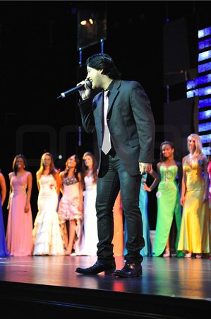 Menudomania Total: Daniel Rene en Miss Miami Beach 2011