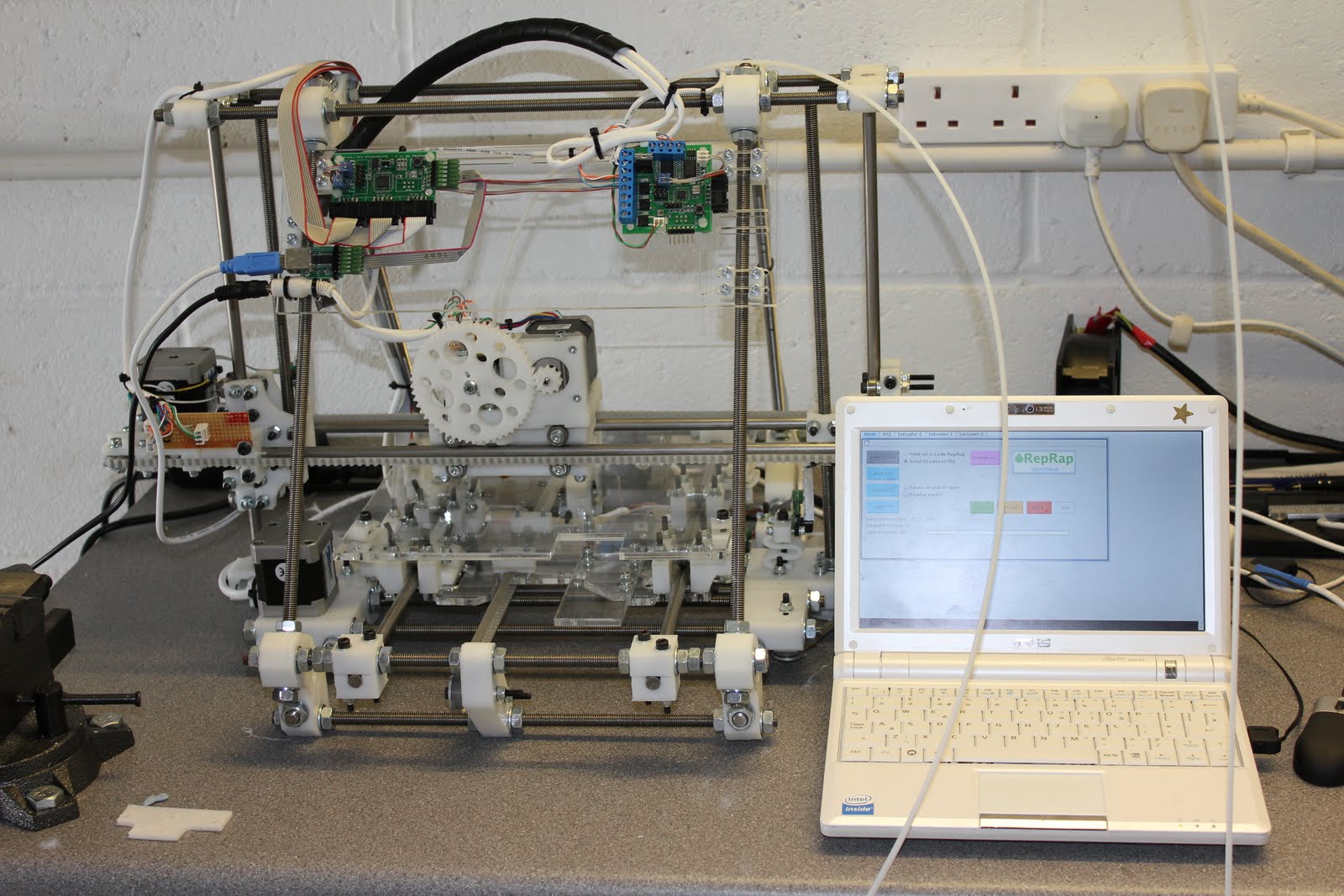 Building a RepRap Mendel