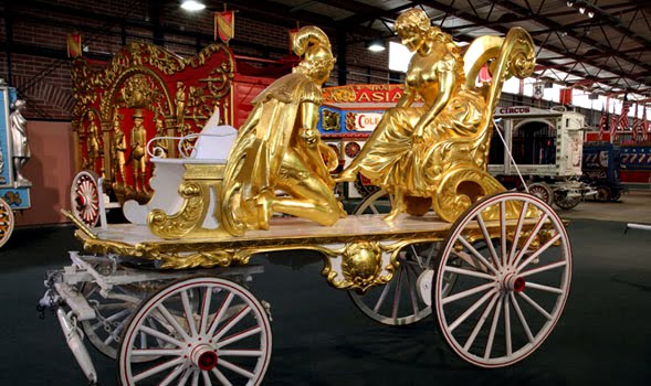 JustaCarGal: Antique Circus Wagon Collection in Wisconsin