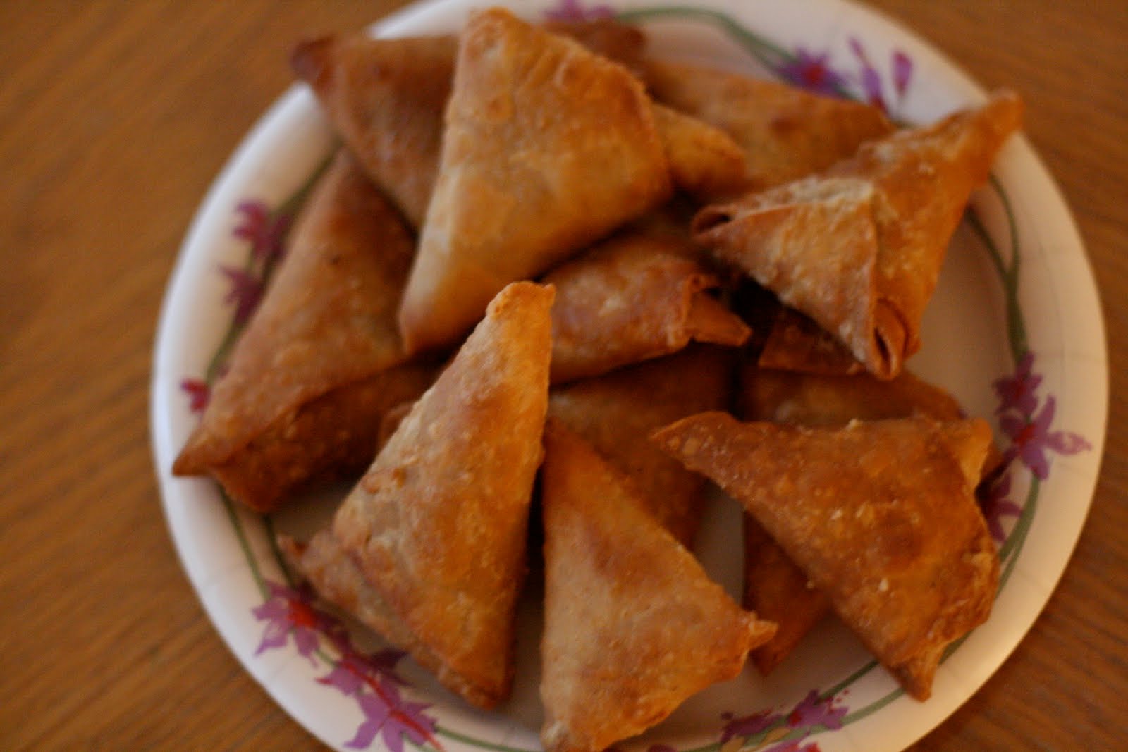 MAA ABHIRUCHI: ఉల్లిపాయ సమోసా: Ullipaya Samosa- Onion Samosa