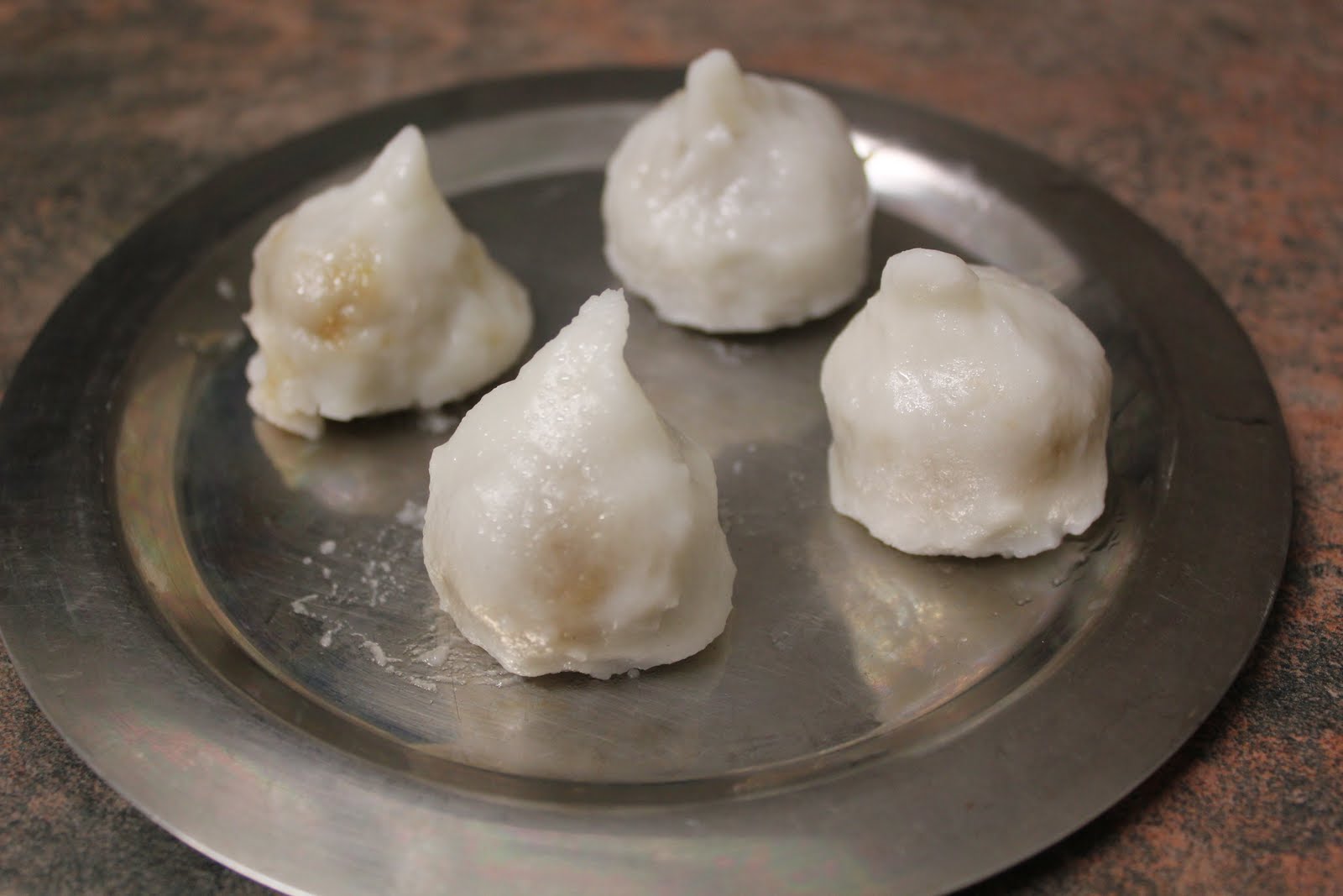MAA ABHIRUCHI: మొదకలు: Modakalu- Steamed rice balls stuffed with ...