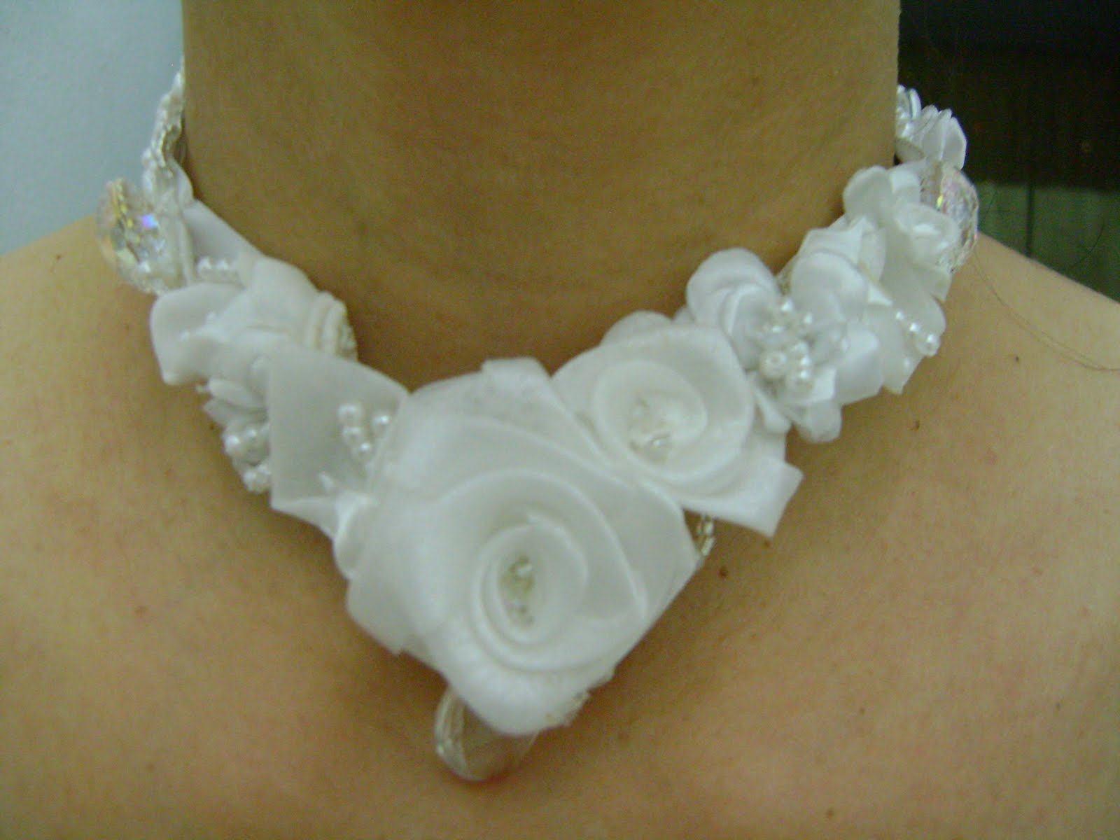 Artesanato Graça: Colares para noivas.