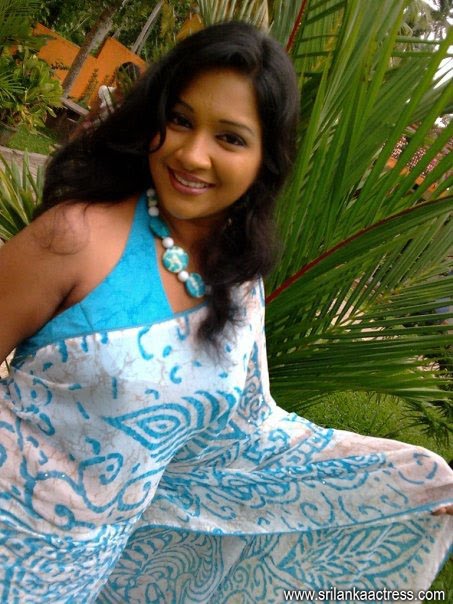 DAMITH PICTURE MART: Nadeesha Alahapperuma | wearing Sarees photo ...