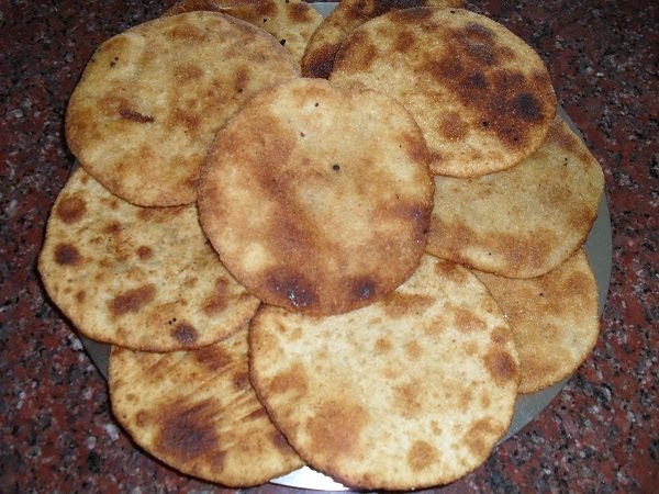 Deepavali Sweets - Mohan Ladoo - Semolina and Sugar Balls.