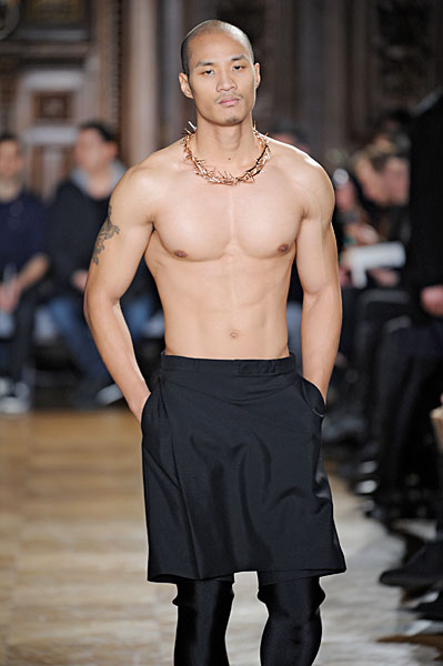 MALE MODEL PAOLO ROLDAN