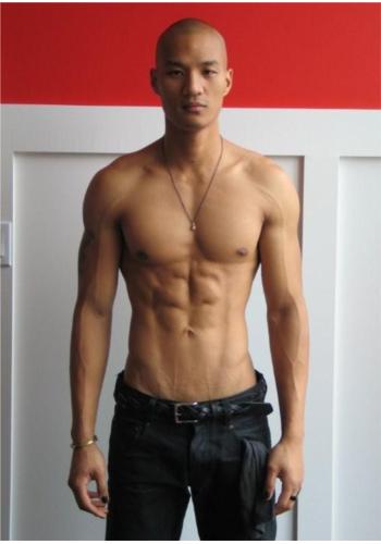 MALE MODEL PAOLO ROLDAN