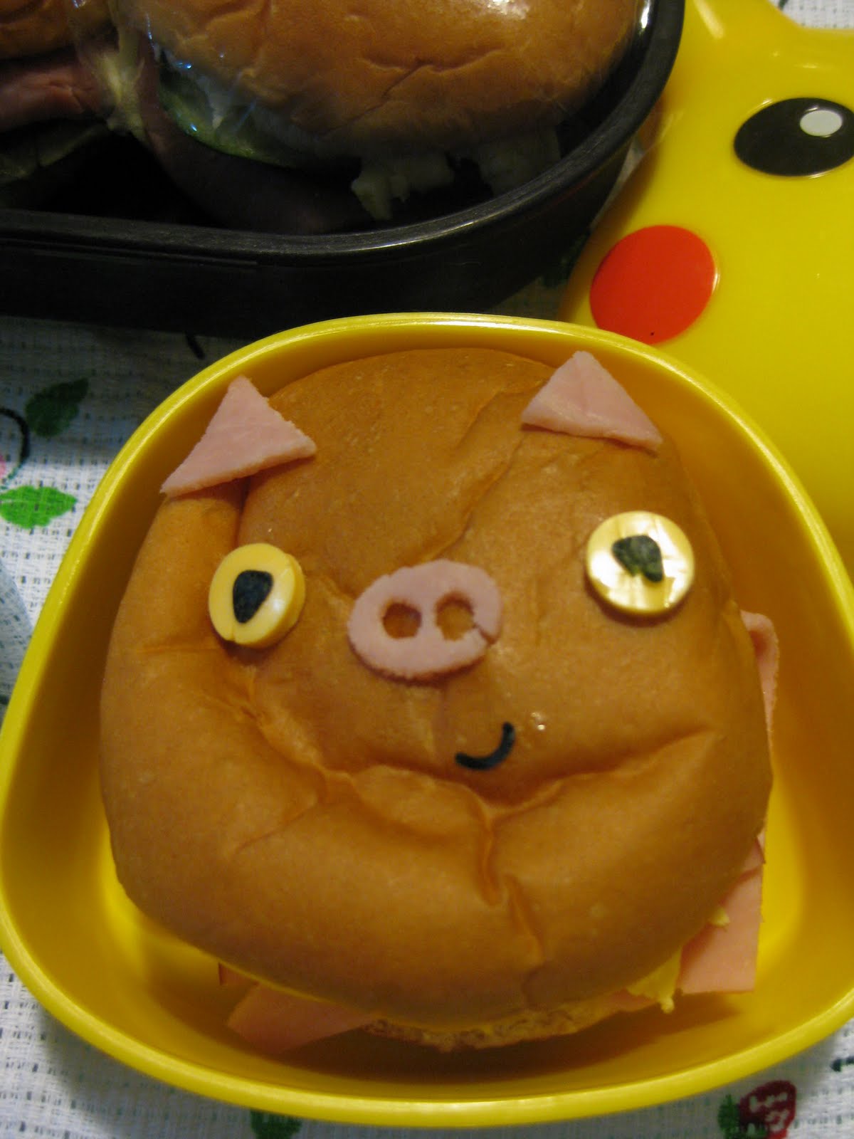 楽しいなハウス: Bento #49 Ugly piggy