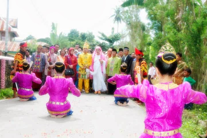 See more about Tolaki Tribe