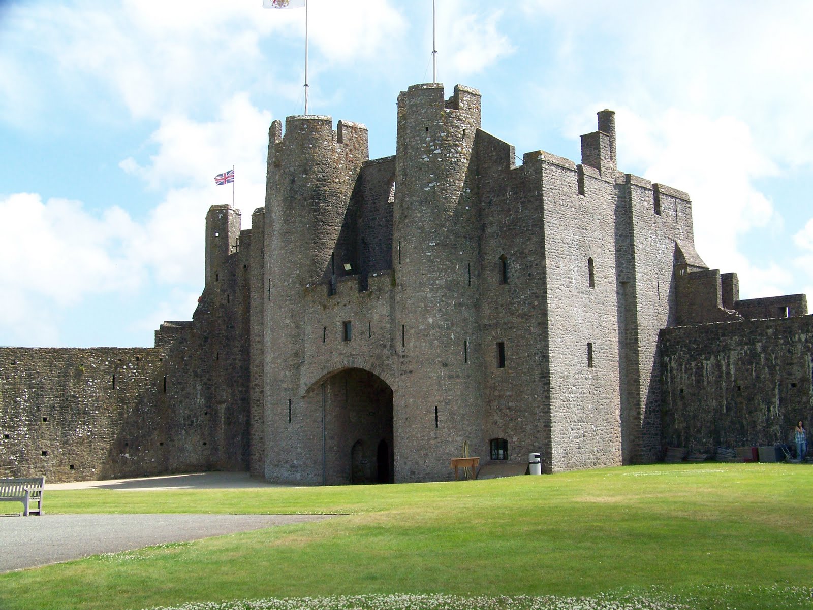 Pubs, Pints and Prawns: Pembroke Castle and Tenby beaches