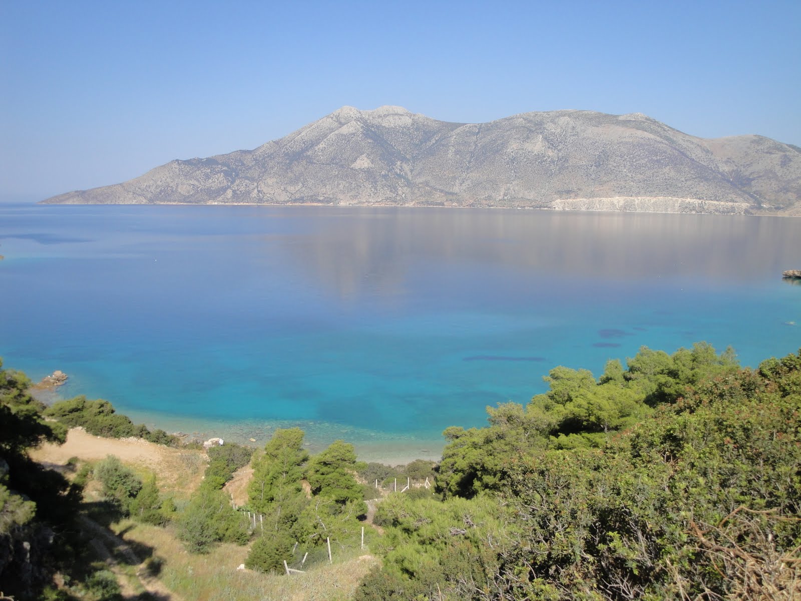 ΘΗΒΑ GR: Βουλιαξαν οι παραλιες του Κορινθιακου Λογω Καυσωνα
