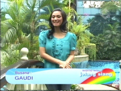 Aditya Wardani: Aditya Wardhani - Baju hijau