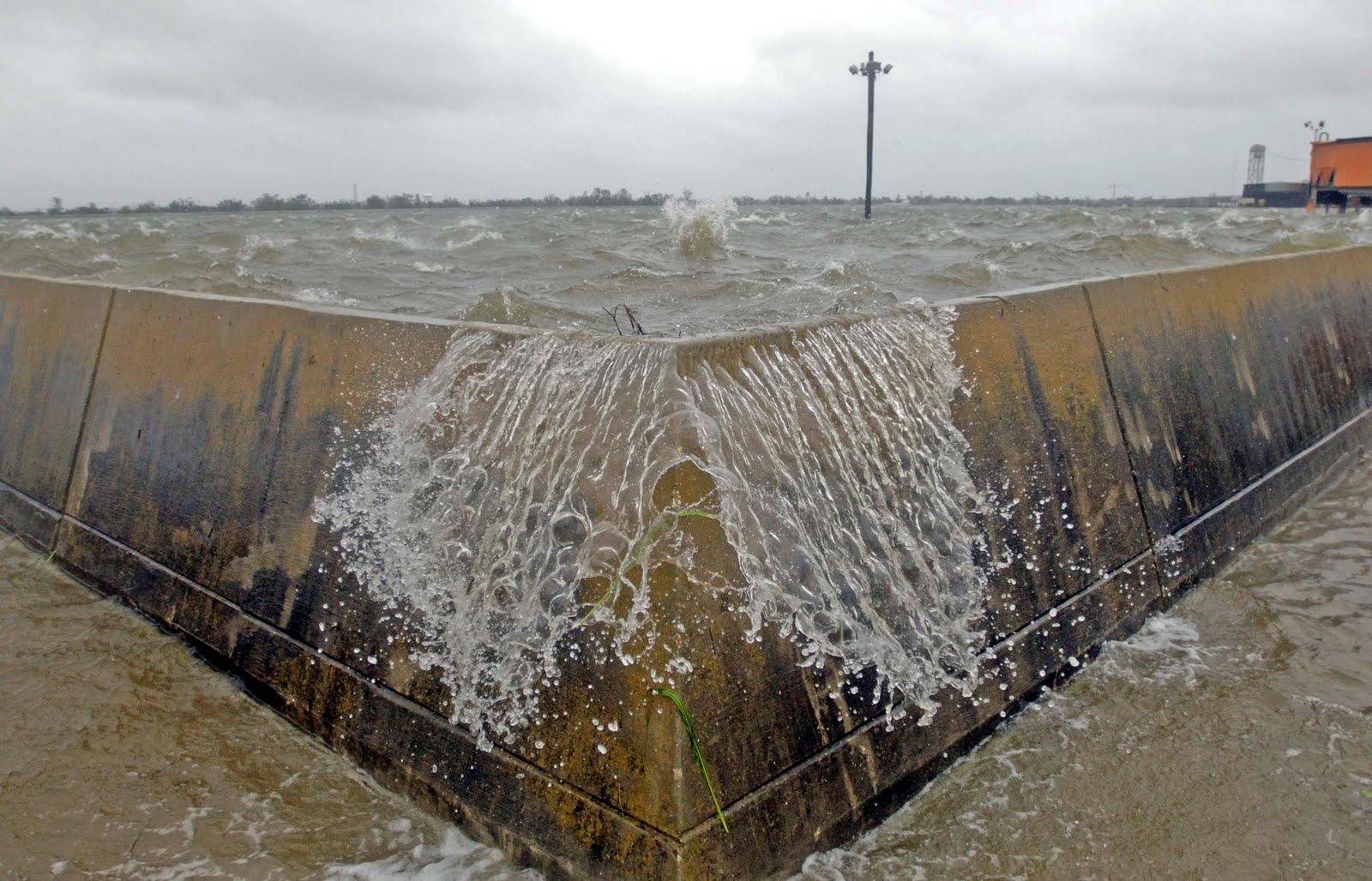 World Architecture Review Earth Issue 2010: Nature knows WHEN and WHERE ...