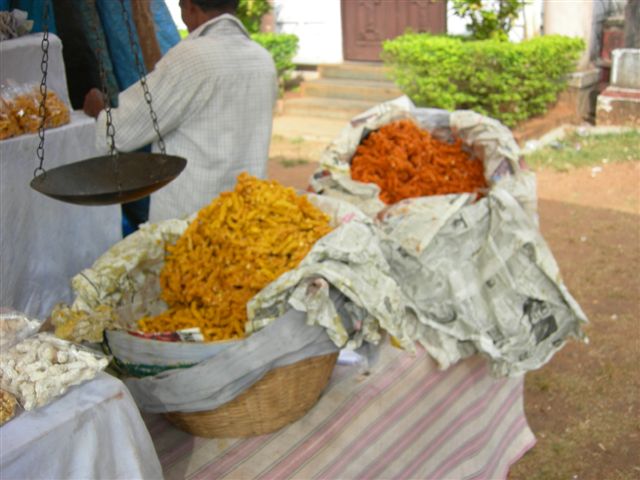 MAHEKS KITCHEN: KHAJE A FAMOUS GOAN SWEET*****