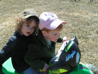 Mainely Kids: Going Commando!!!