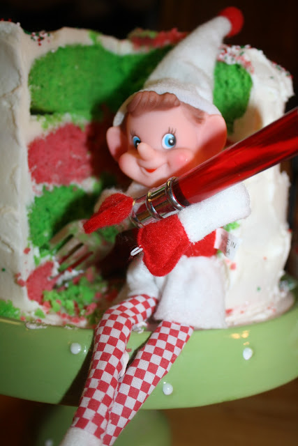 I Have A Big Story To Tell: The Elf on the Shelf.....er, Cake!!!!