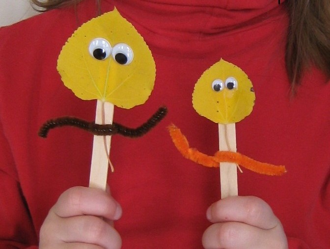 Almost Unschoolers: Welcome Fall - Leaf Puppets