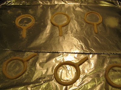 Almost Unschoolers: (Opaque) Magnifying Glass Cookies