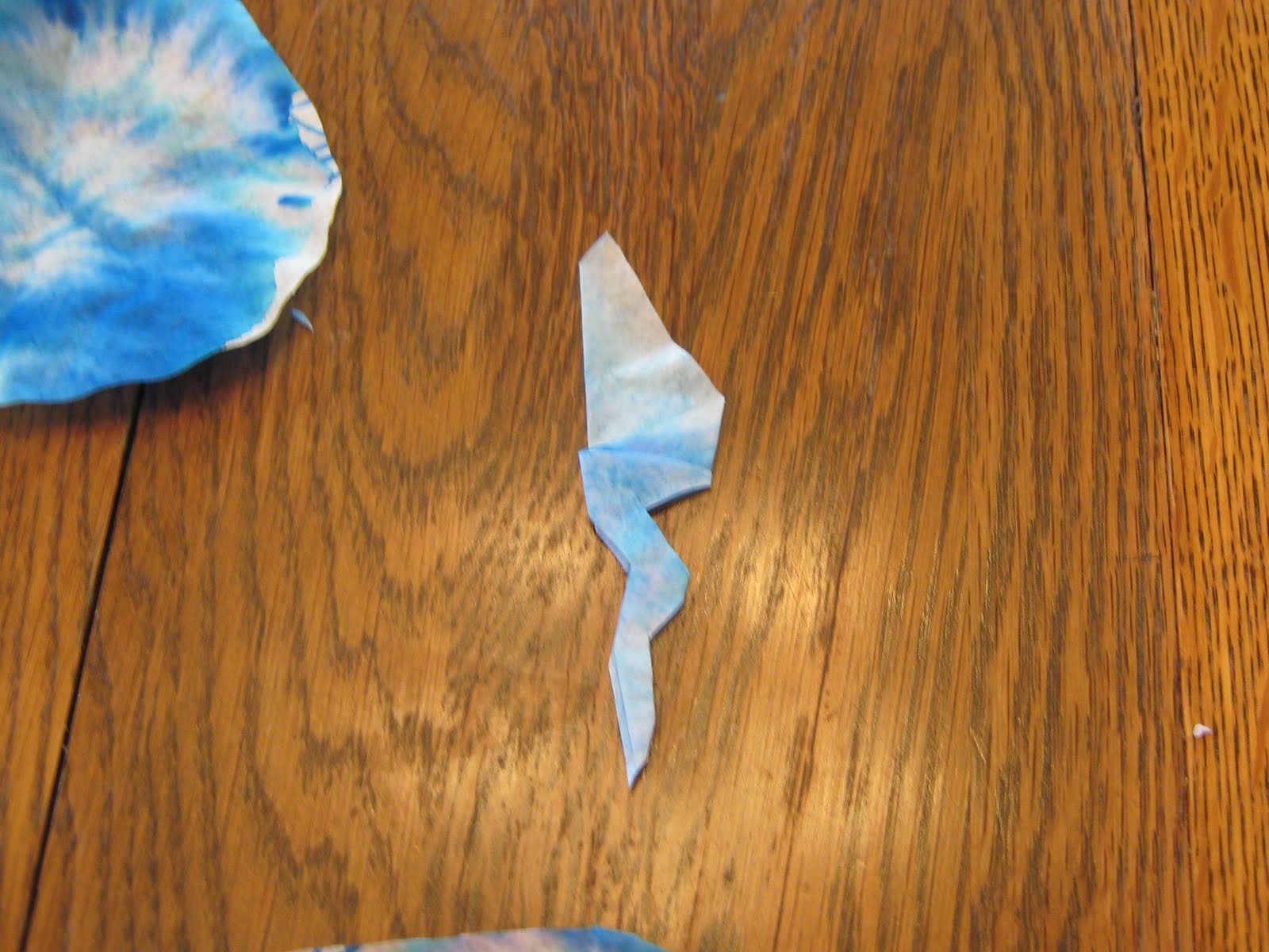 Almost Unschoolers: Freezing Rain Snowflake Craft