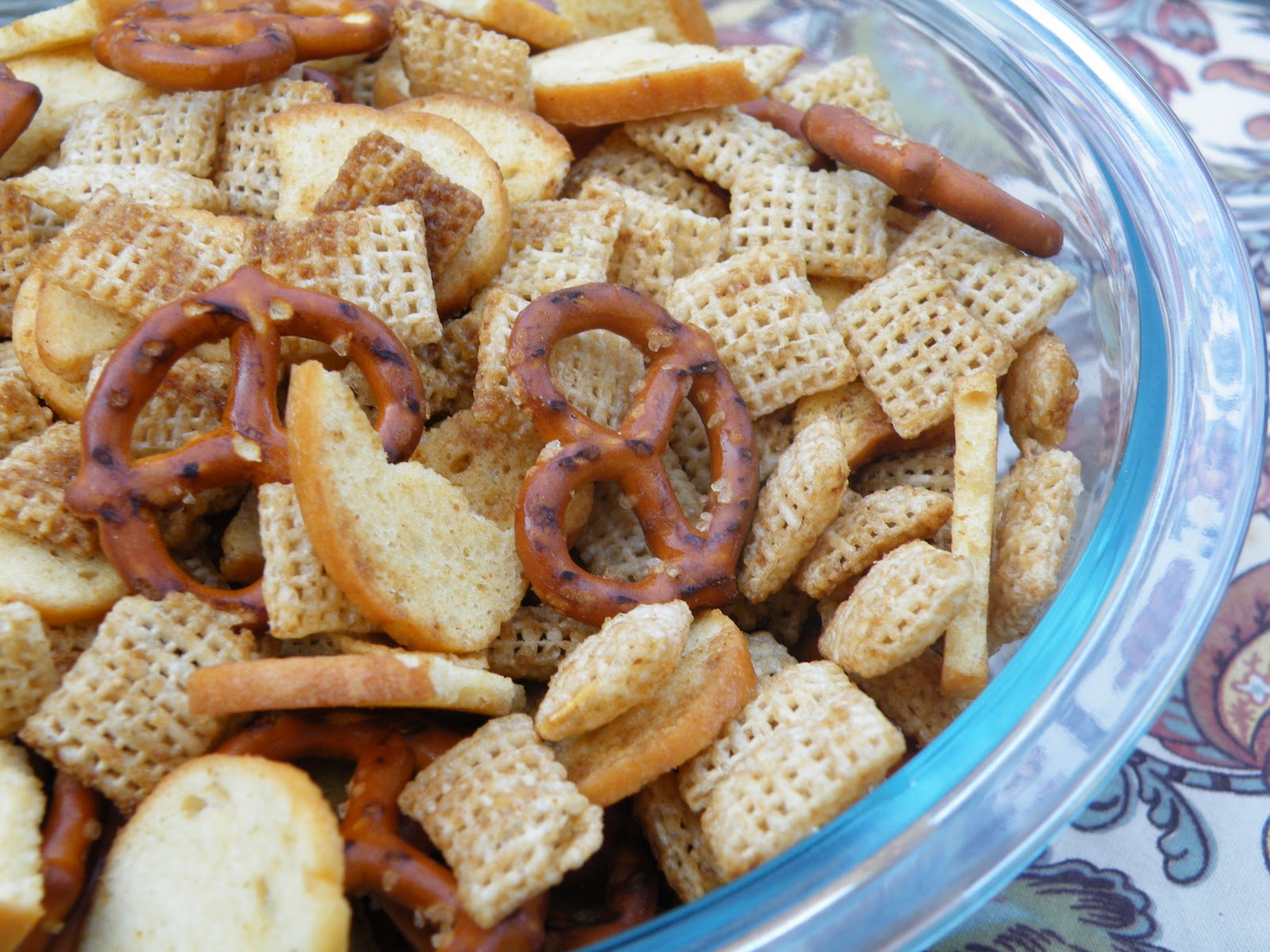 Vittles and Bits: Snack Sunday : Homemade Chex Mix and Garlic-Buttered ...