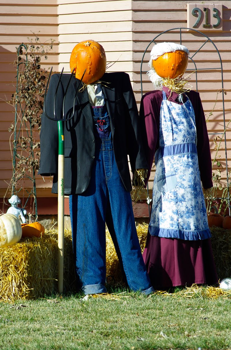 GingerSnaps: American Gothic, homage to Grant Wood, sort of