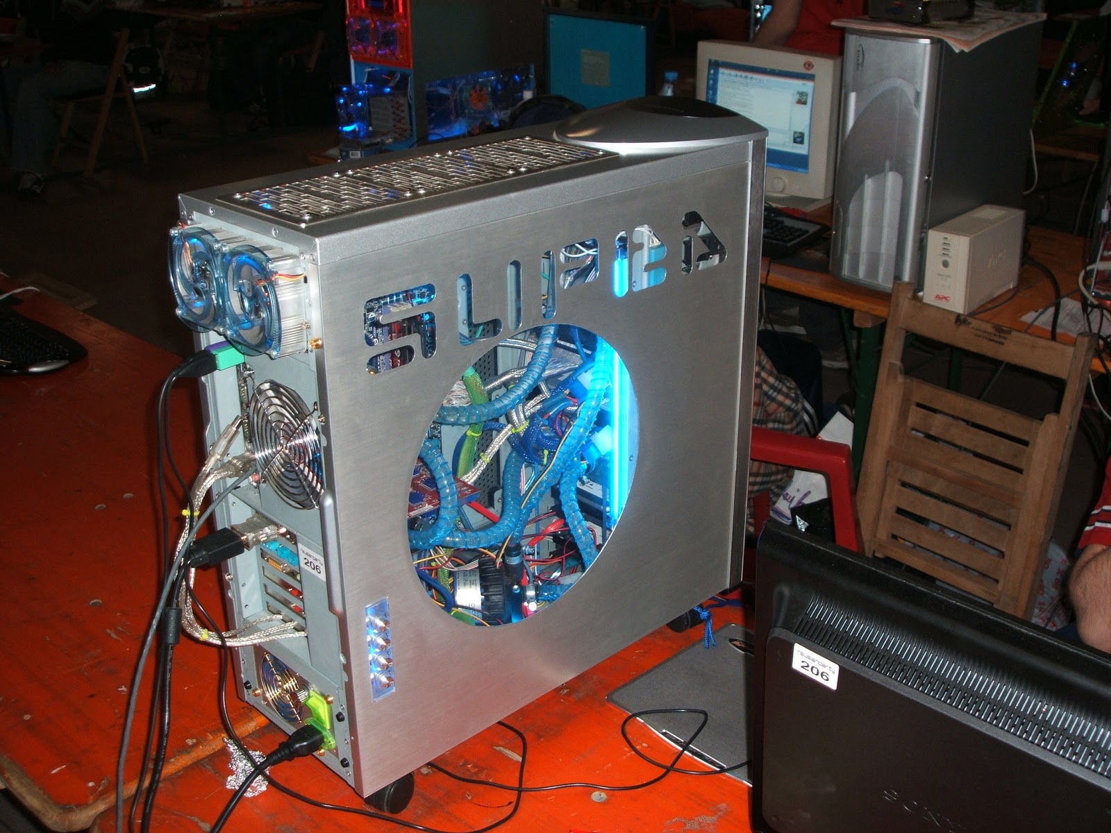 Mantenimiento y ensamble/pc: Gabinete