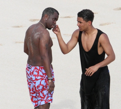 Blazeadams247 Spotted Sean Puff Daddy P Diddy Combs And Sons At Play On The Beach In St