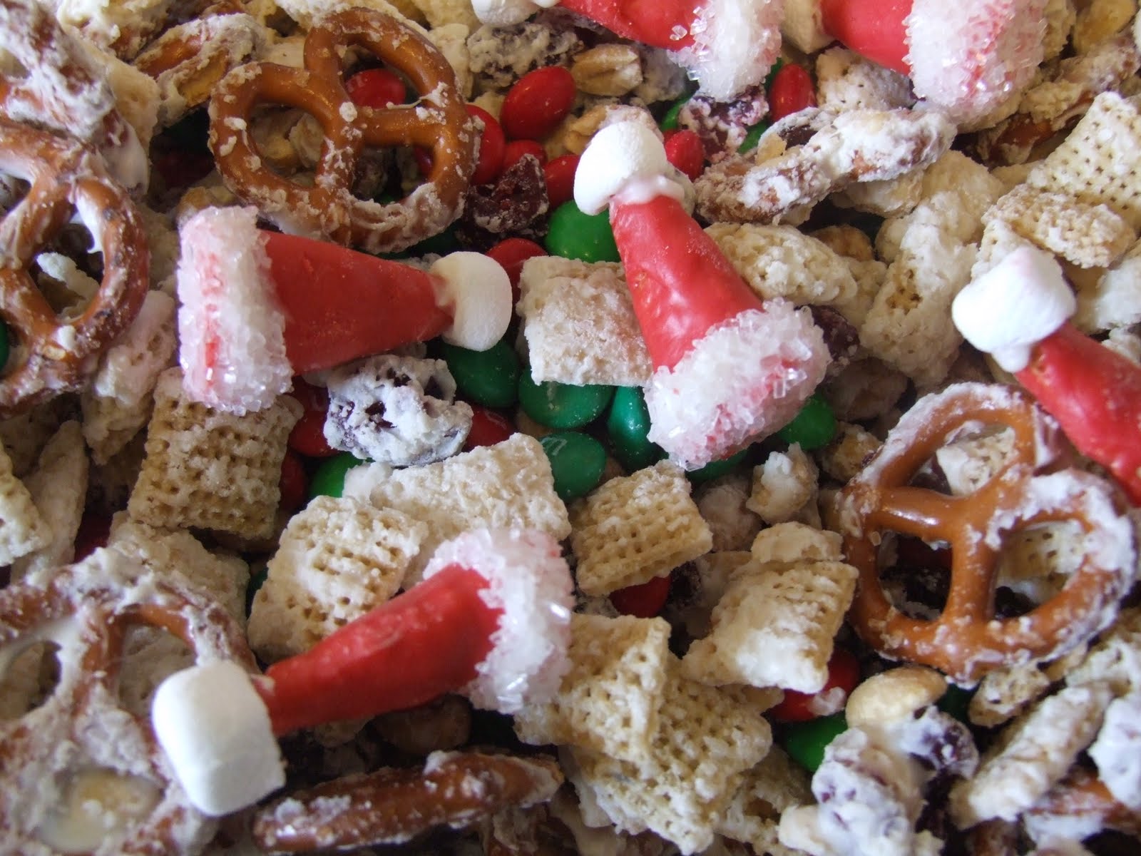 The Recipe Room: Santa Snack Mix