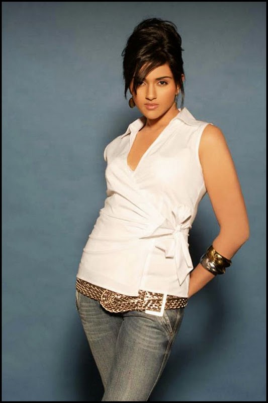 Ragini - Cute Indian Model Pictures