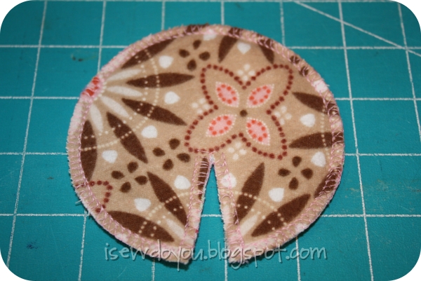 I Sew, Do You: Nursing Pads {tutorial}