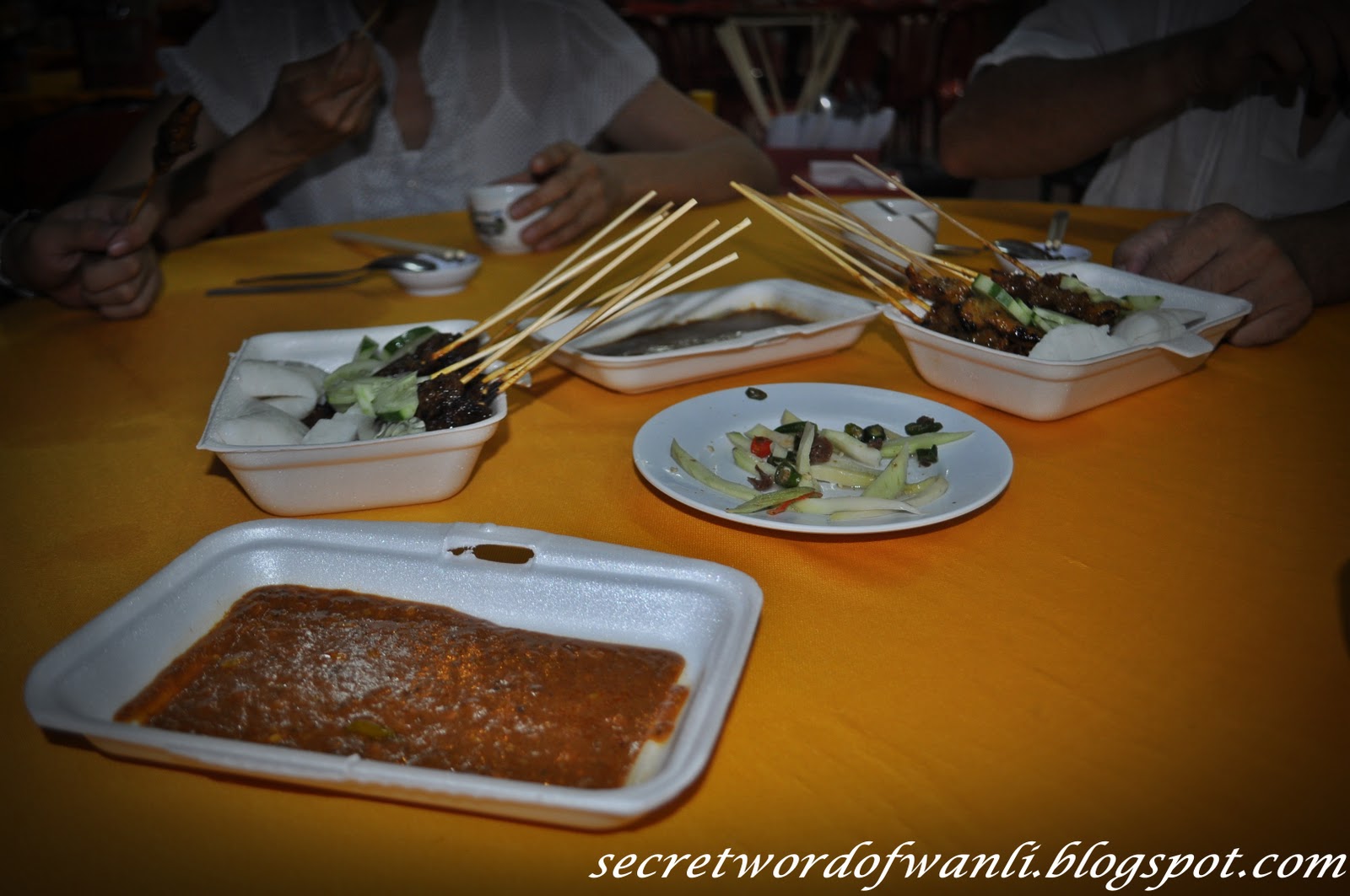 Naughty Lady of Shady Lane: Lala Chong Seafood Restaurant, Kayu Ara ...