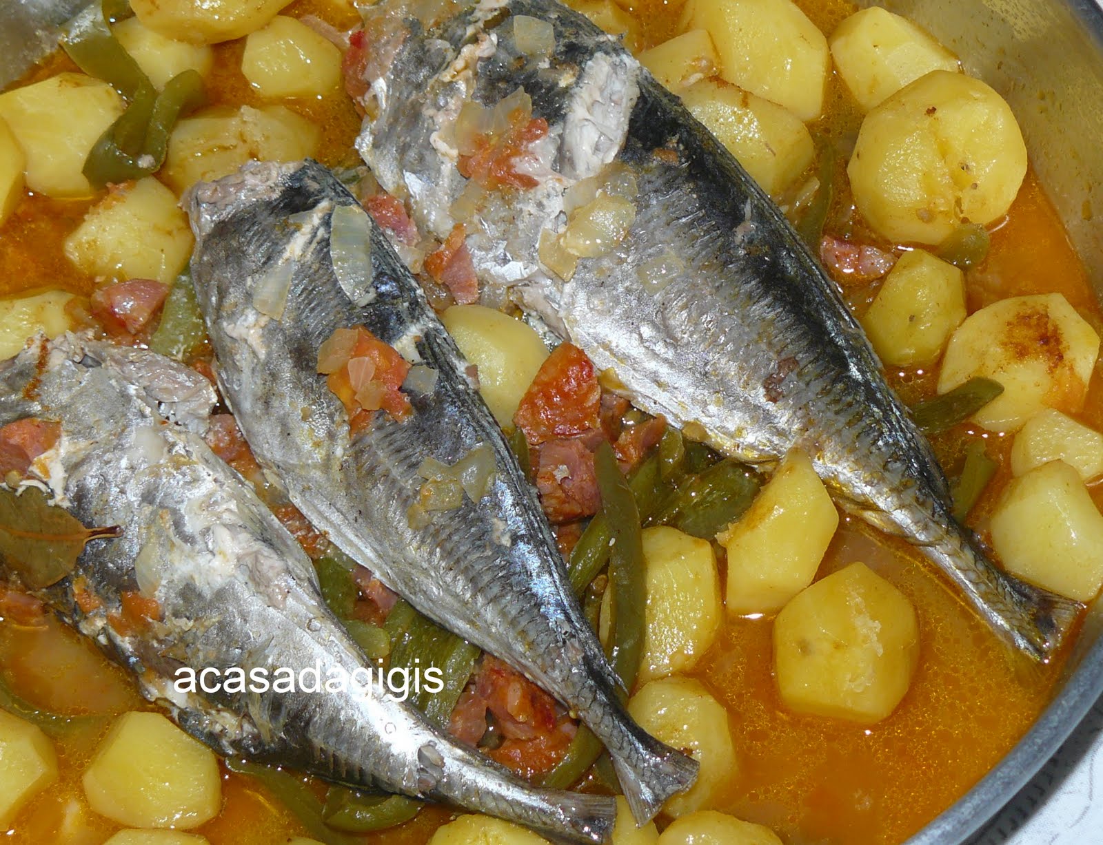 A casa da gigis: Carapaus assados na Patusca / Cloche