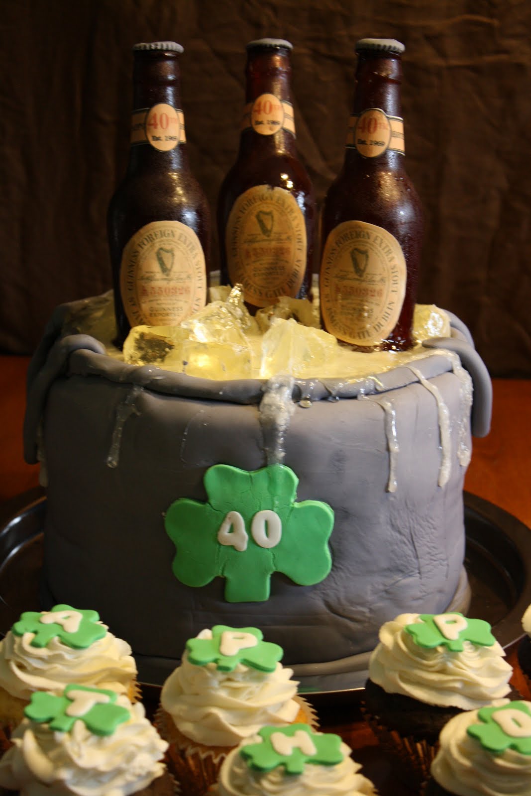 Sue's Sweet Creations: Beer Bucket Cake
