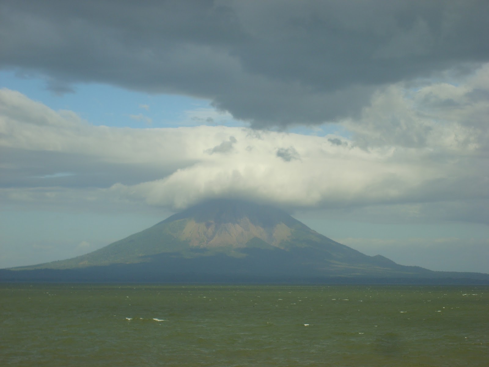 BUMBA TRAVELS: vulkaan masaya-isla omotepe
