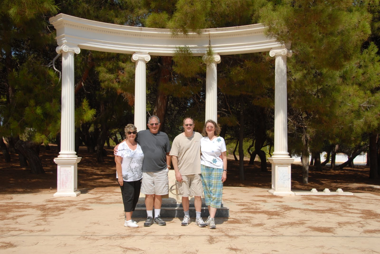 Bob's Three Month Cretan Adventure: CRETE REUNION 2010