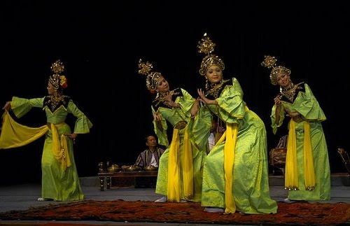 MATAKU PEDAS DI TERENGGANU: Tarian tradisional Terengganu....