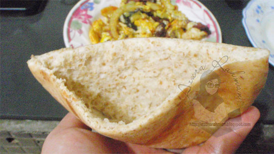 a.z.u.r.a.r.a.h.m.a.n: Roti Poket or Roti Nan