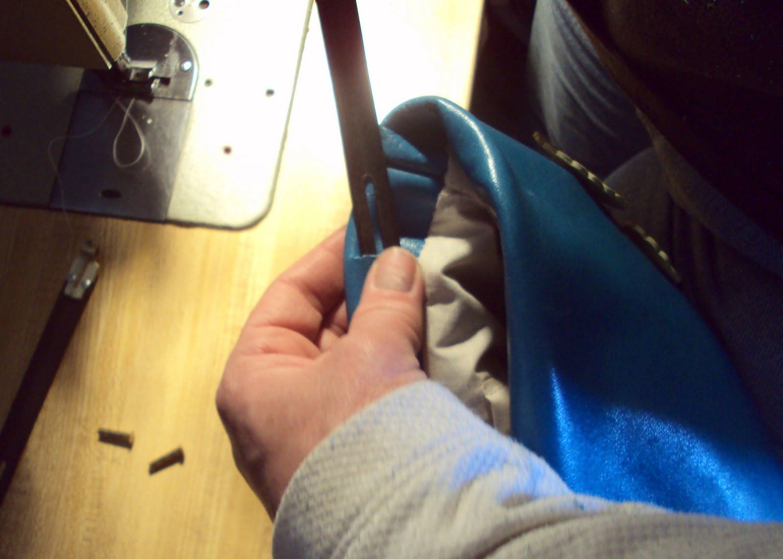 Spunky Junky: {Tutorial Tuesday} Leather Clutch