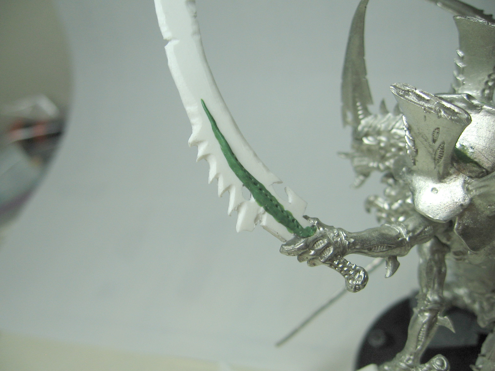 Eldar Addict: Tyrannofex MK I and shrinky dink bone swords part II