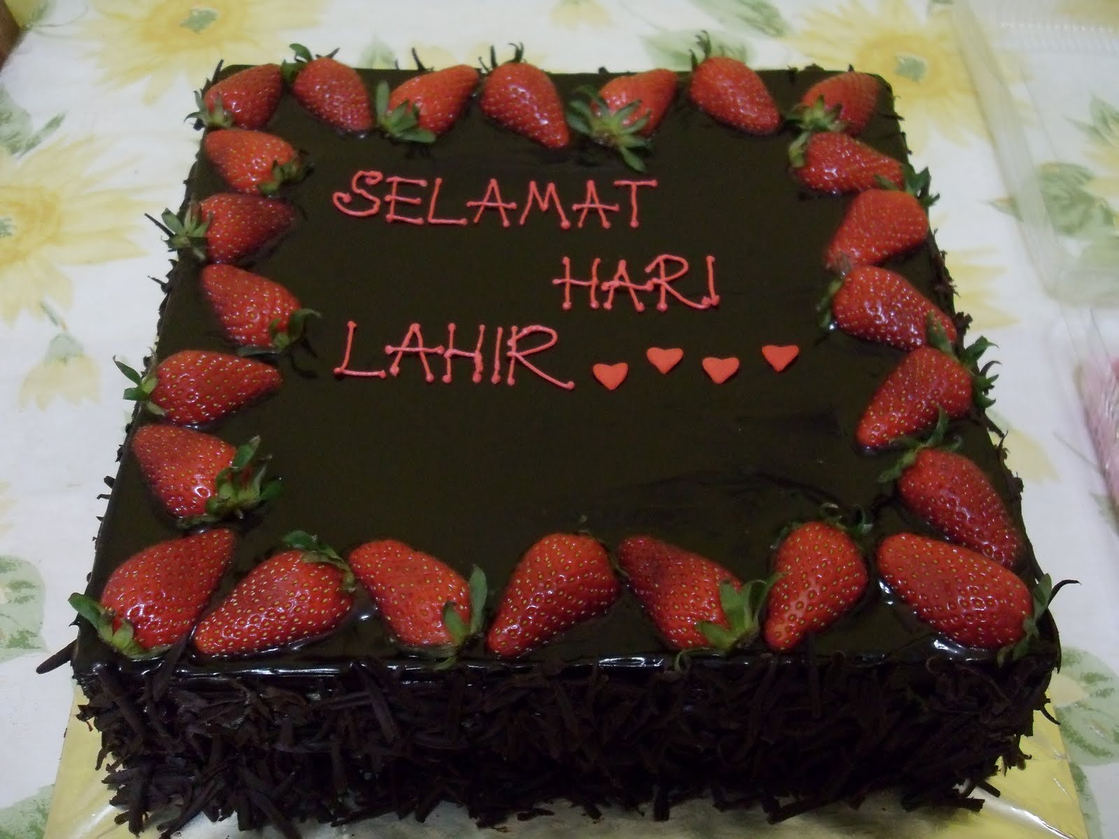 yusscakeplanet: Kek Coklat Strawberry