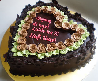 HANIERA CAKE & COOKIES WONDERLAND: ~: KEK BENTUK LOVE