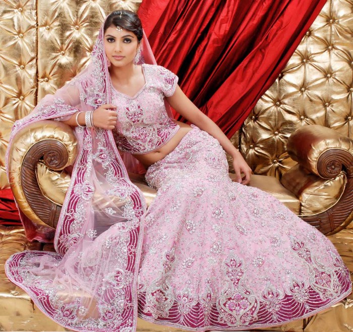 W4llp4per: Fishtail Lehenga Trend –Fishstyle Lehenga