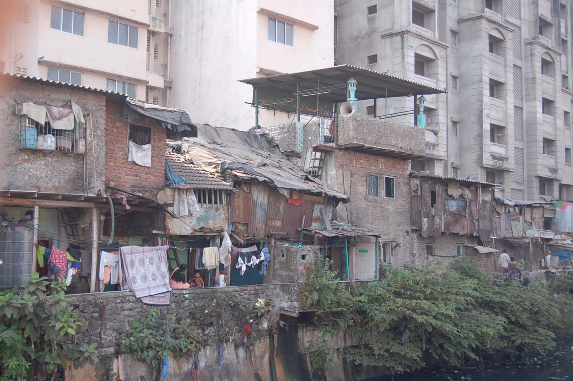 The Perfect Slum: On the Edge